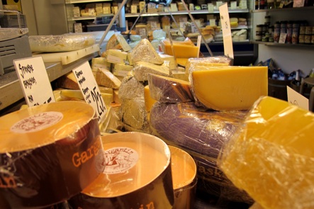 50 % rabat hos den gamle og anerkendte delikatessebutik – Helges Ost på ...